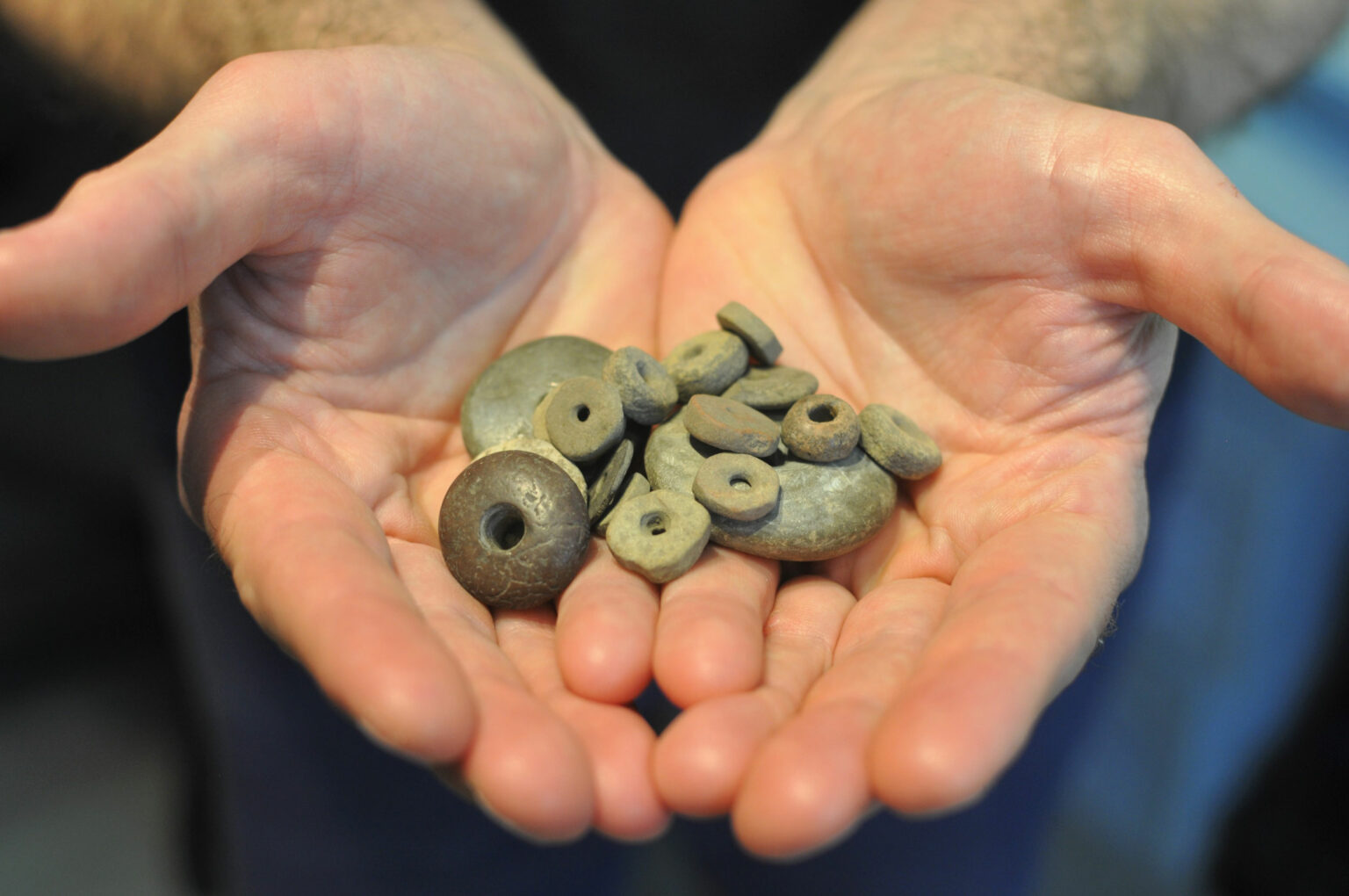 ASI Heritage - A Thread Between Generations: Indigenous Beadwork From ...